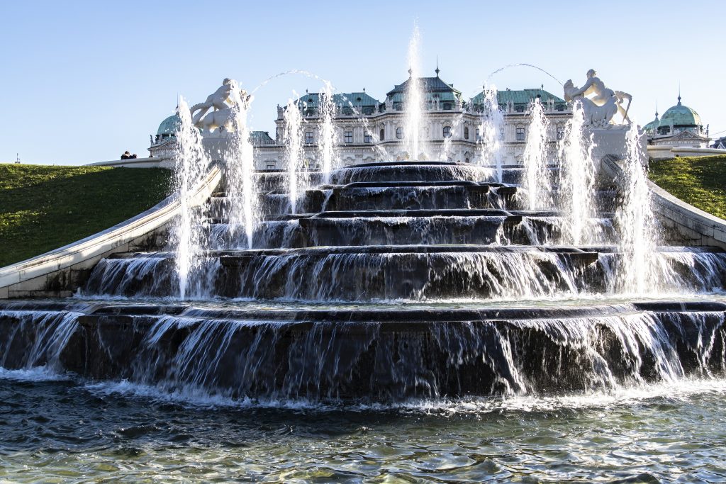 Kaskadenbrunnen im Belvedere - Neptun Staatspreis für Wasser